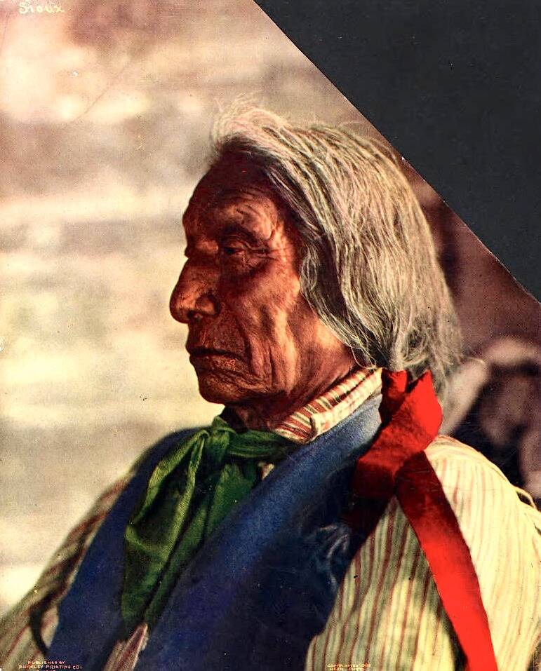 44 Colorized Native American Photos From A Century Ago