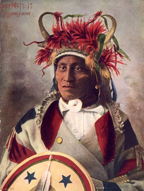 44 Colorized Native American Photos From A Century Ago