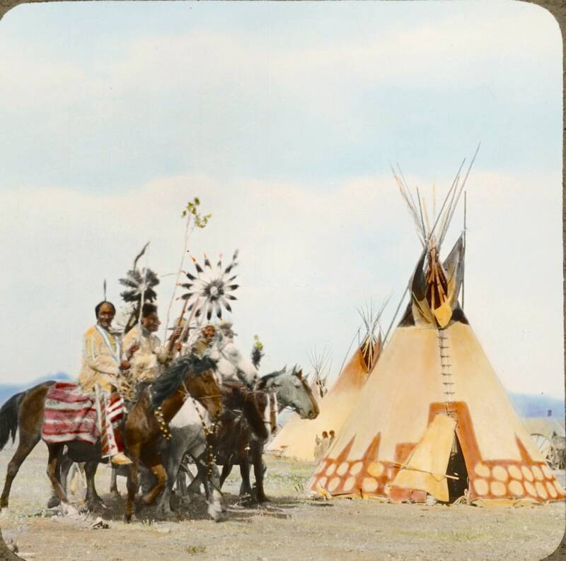 44 Colorized Native American Photos From A Century Ago