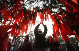 The Surprisingly Fascinating History Of Great Britain's Wishing Trees