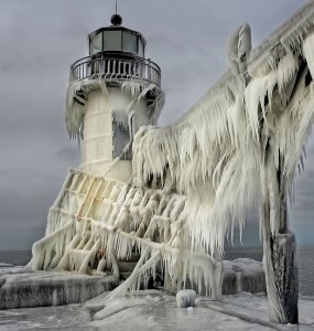 The Great Lakes' Eerily Frozen Lighthouses