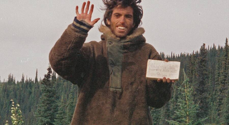 The Last Known Photos Of 55 Famous People Before They Died