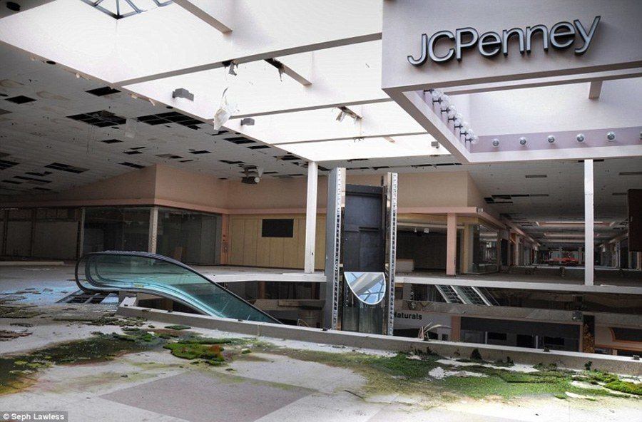 Inside America's Abandoned Malls, In 35 Haunting Photos