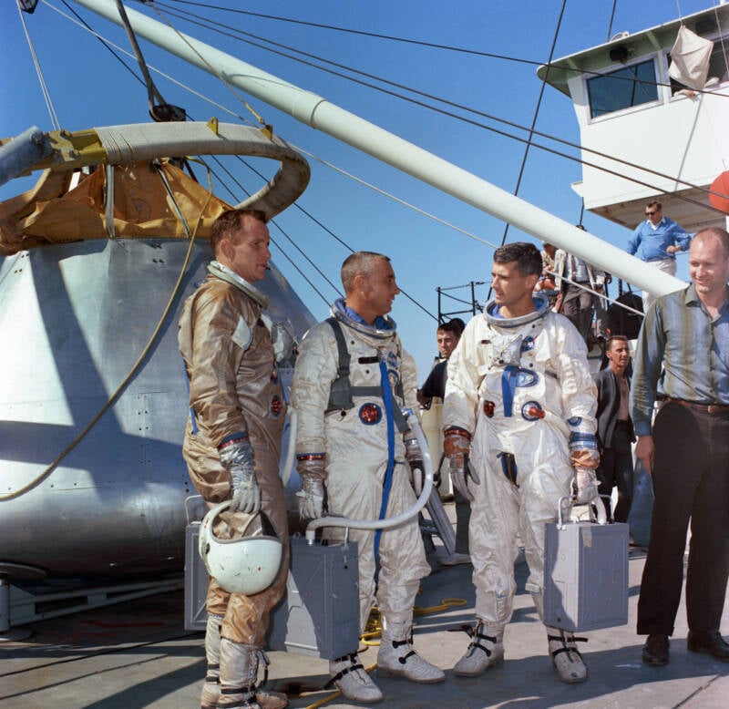 44 Vintage NASA Photos That Define The Space Age