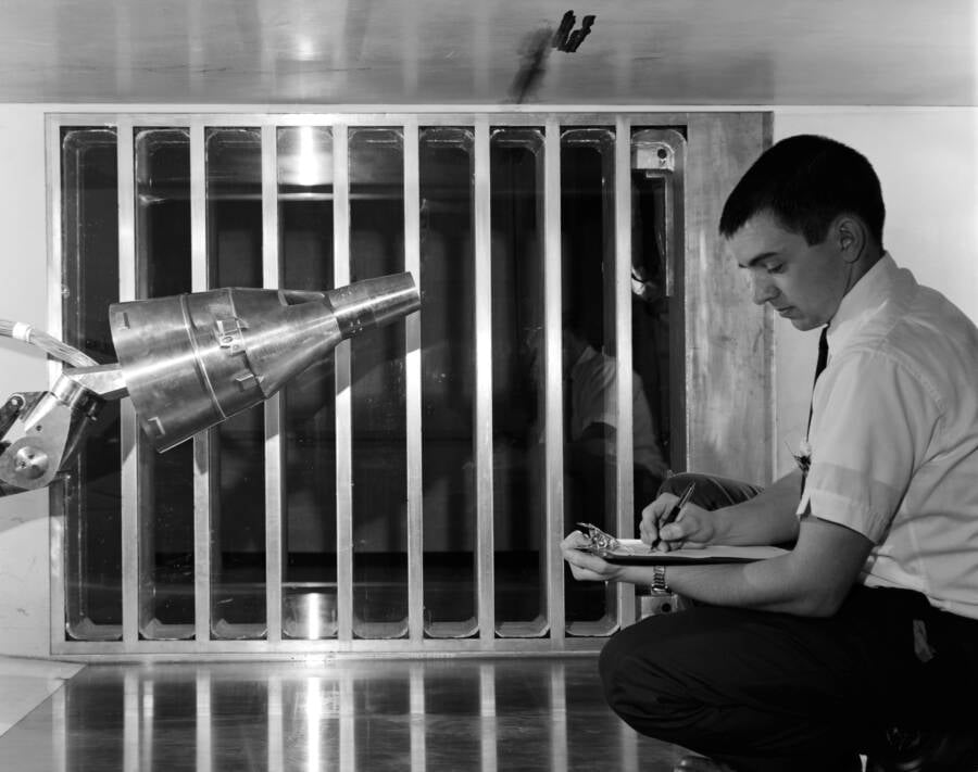 44 Vintage NASA Photos That Define The Space Age