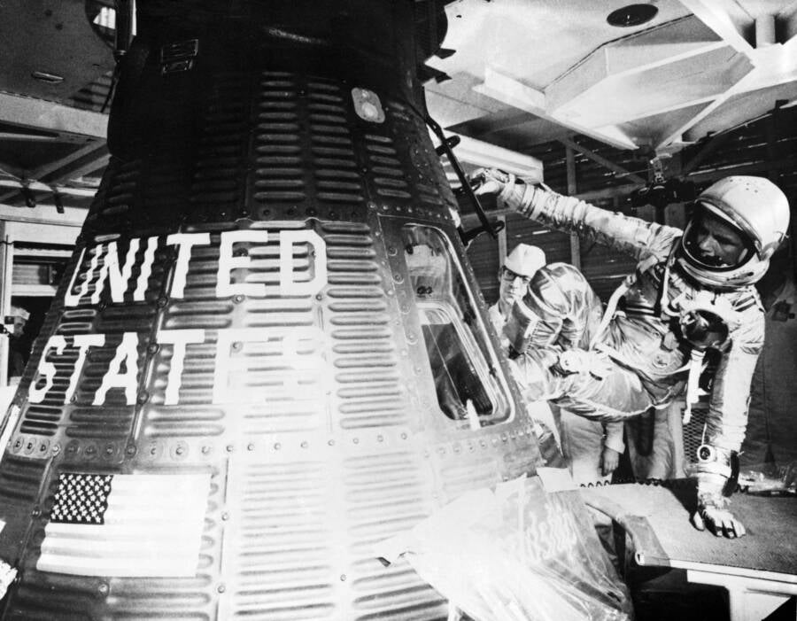 44 Vintage NASA Photos That Define The Space Age