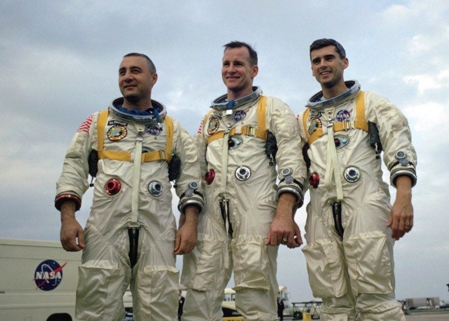 44 Vintage NASA Photos That Define The Space Age