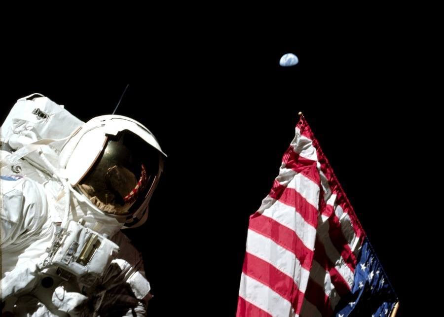 44 Vintage NASA Photos That Define The Space Age