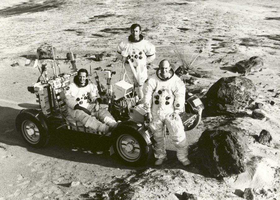 44 Vintage NASA Photos That Define The Space Age