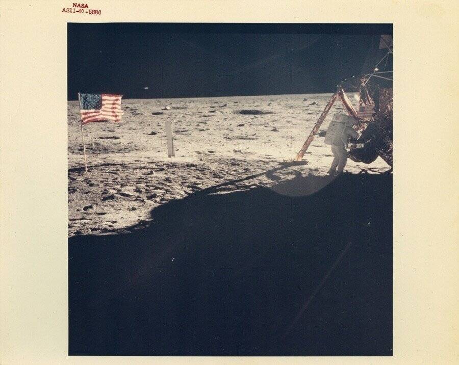 44 Vintage NASA Photos That Define The Space Age