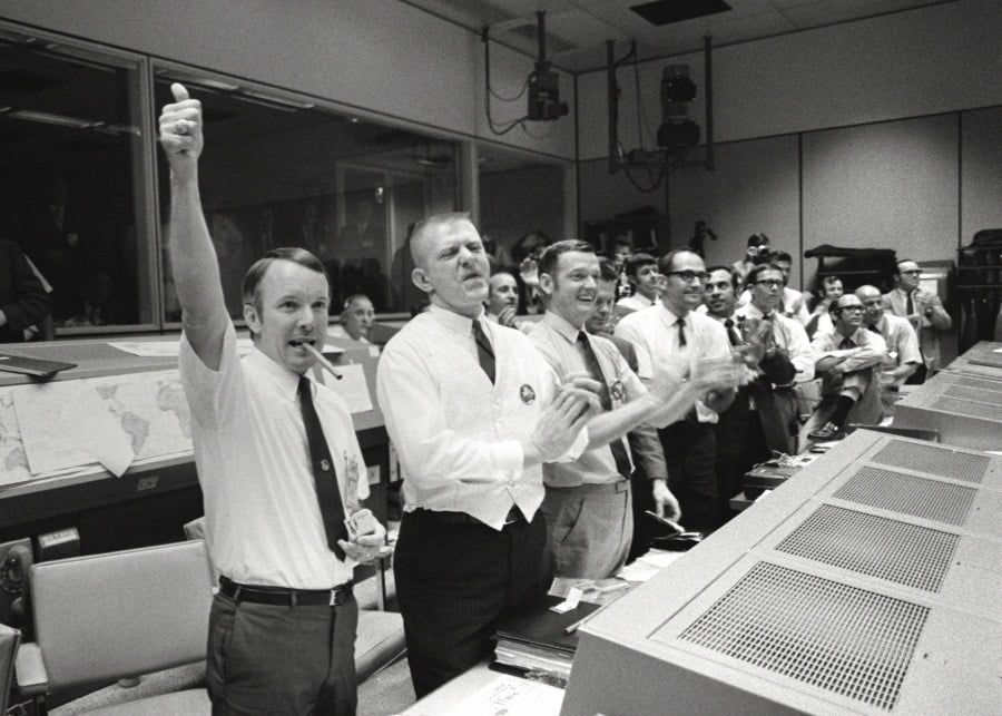 44 Vintage NASA Photos That Define The Space Age