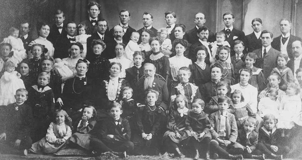 Mormon Polygamy: How Common Is It And Why Did It Start?