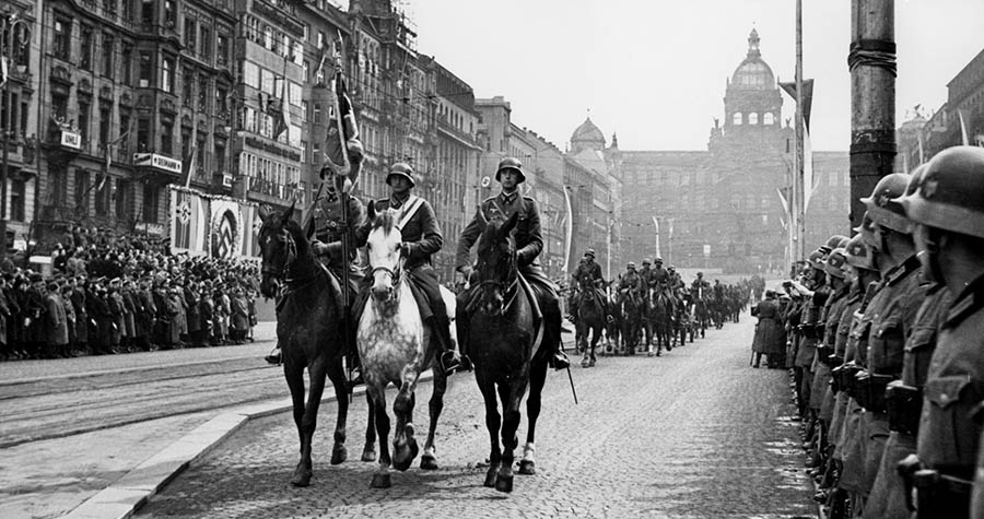 4 Absolutely Devastating Moments From The Nazi Occupation