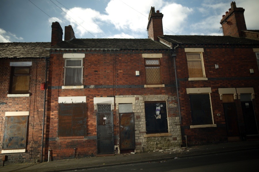 37 Haunting Photos Of Abandoned Places Across The UK