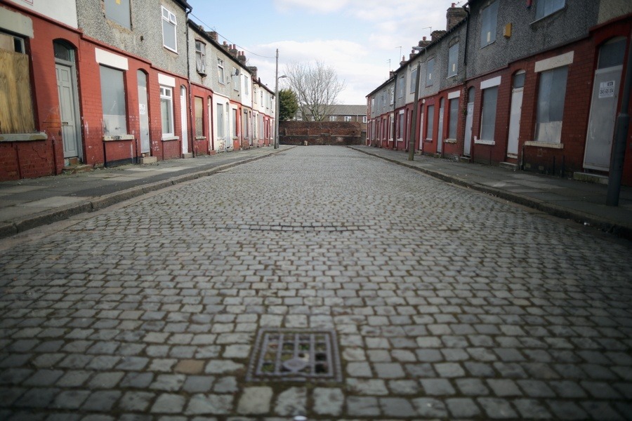 37 Haunting Photos Of Abandoned Places Across The UK