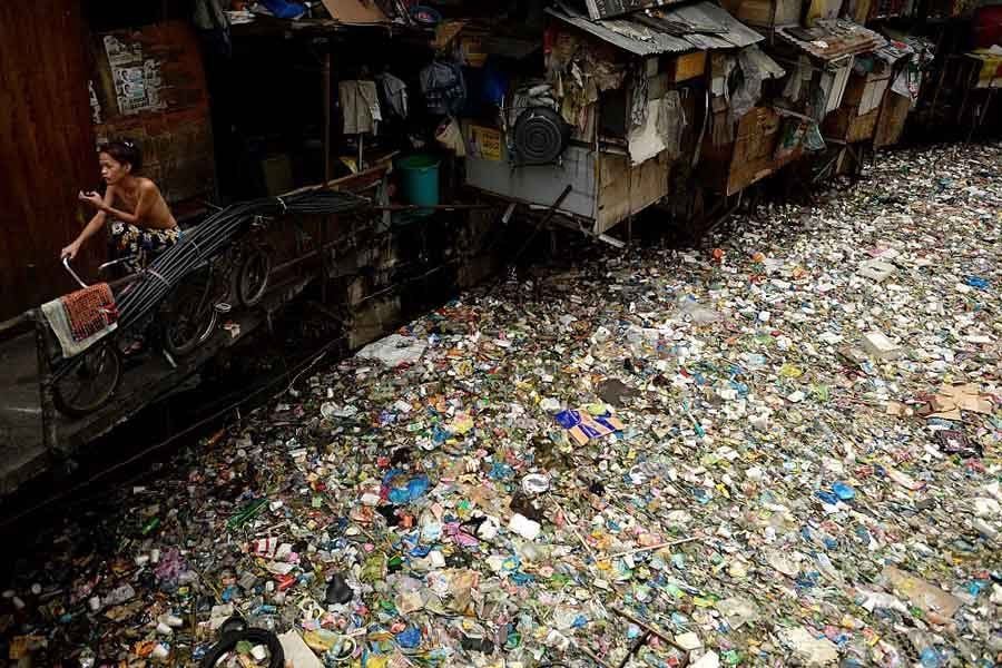 Life Inside Manila, The Most Crowded City On Earth