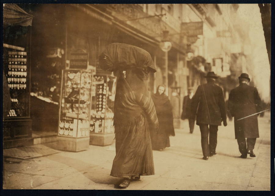 New York's Turn-Of-The-Century Immigrant Slums, In Photos