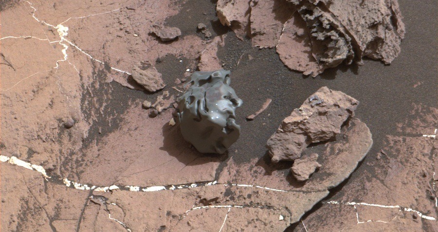 Curiosity Rover Finds Weird Egg Rock On Mars