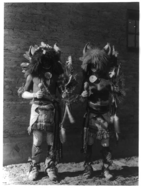 25 Pictures Of Native American Masks From The Early 20th Century