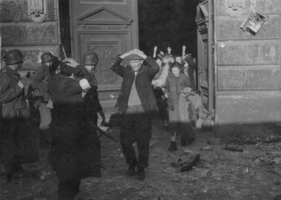Warsaw Ghetto Uprising: 33 Harrowing Photographs