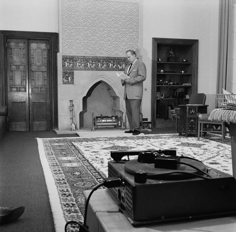 28 Photos Of L. Ron Hubbard And The Birth Of Scientology