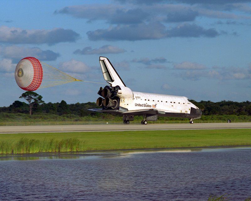 26 Photos Of NASA Landings Throughout The Decades