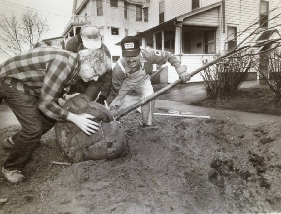 27 Old Bernie Sanders Photos That Highlight The Firebrand's Early Days