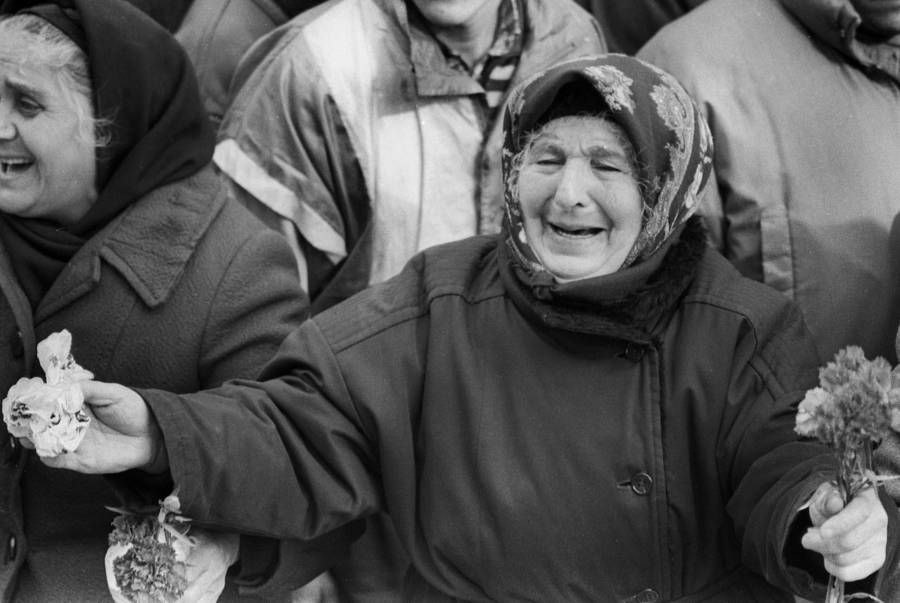 The Fall Of The Soviet Union In 36 Rarely-Seen Photographs