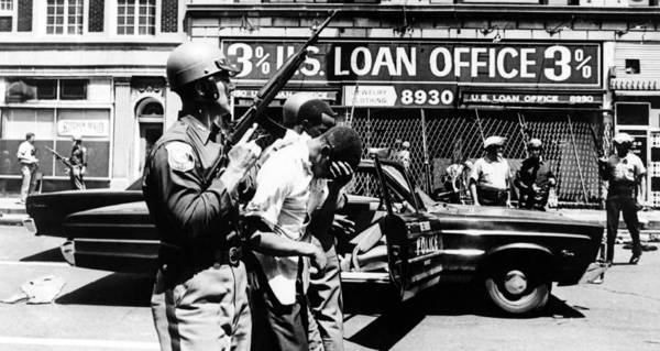 1967 Detroit Riots: 24 Harrowing Photos Of A City On Fire