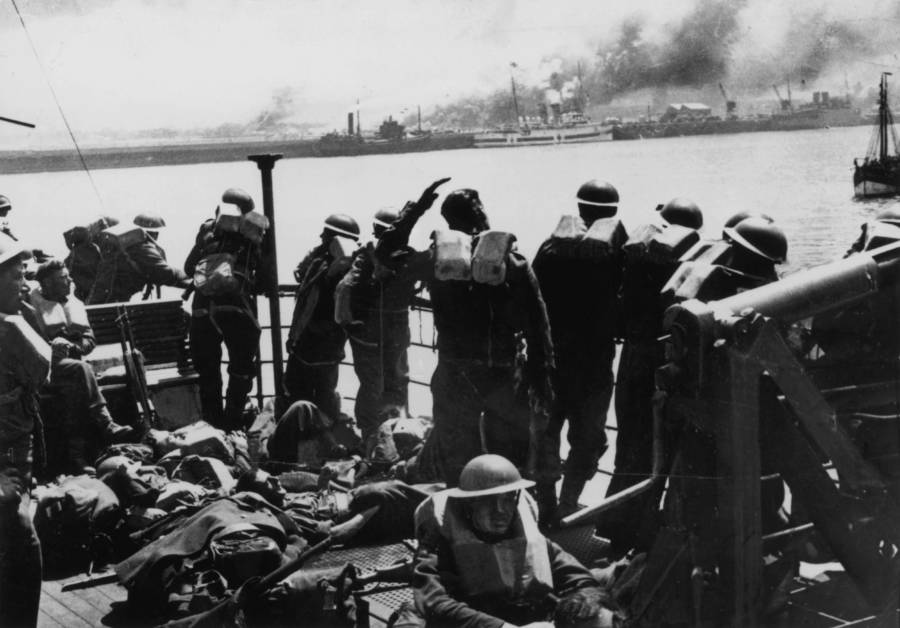Dunkirk Evacuation: 33 Dramatic Photos Of The World War II Miracle