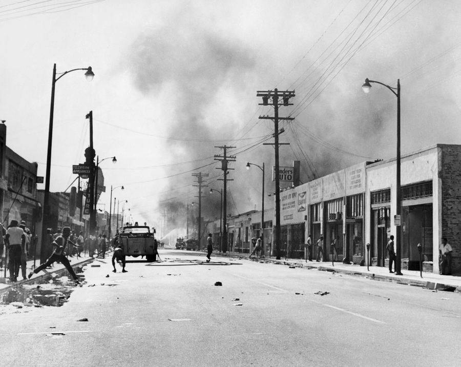 Watts Riot: 29 Harrowing Photos Of A City On The Brink Of Collapse