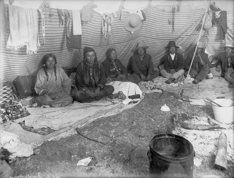 Crow Tribe: 50 Historic Photos From The Dying Days Of The Wild West