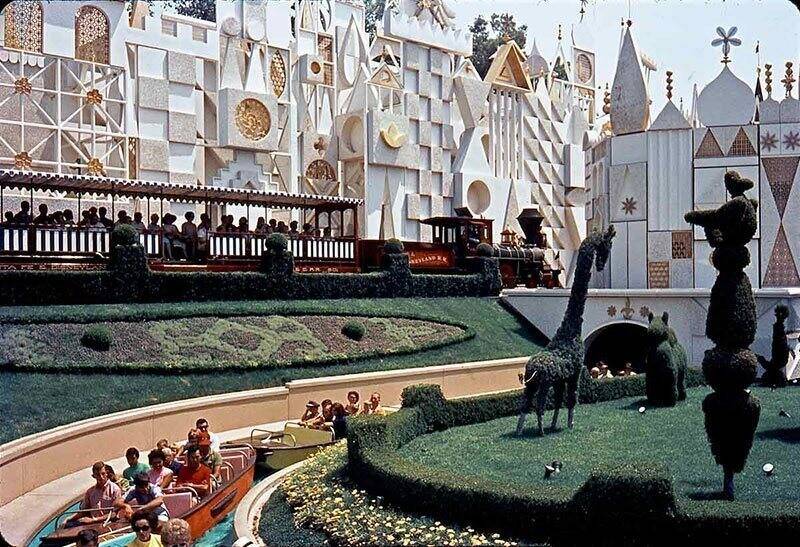 55 Photos Of Vintage Disneyland From The Park's Early Days