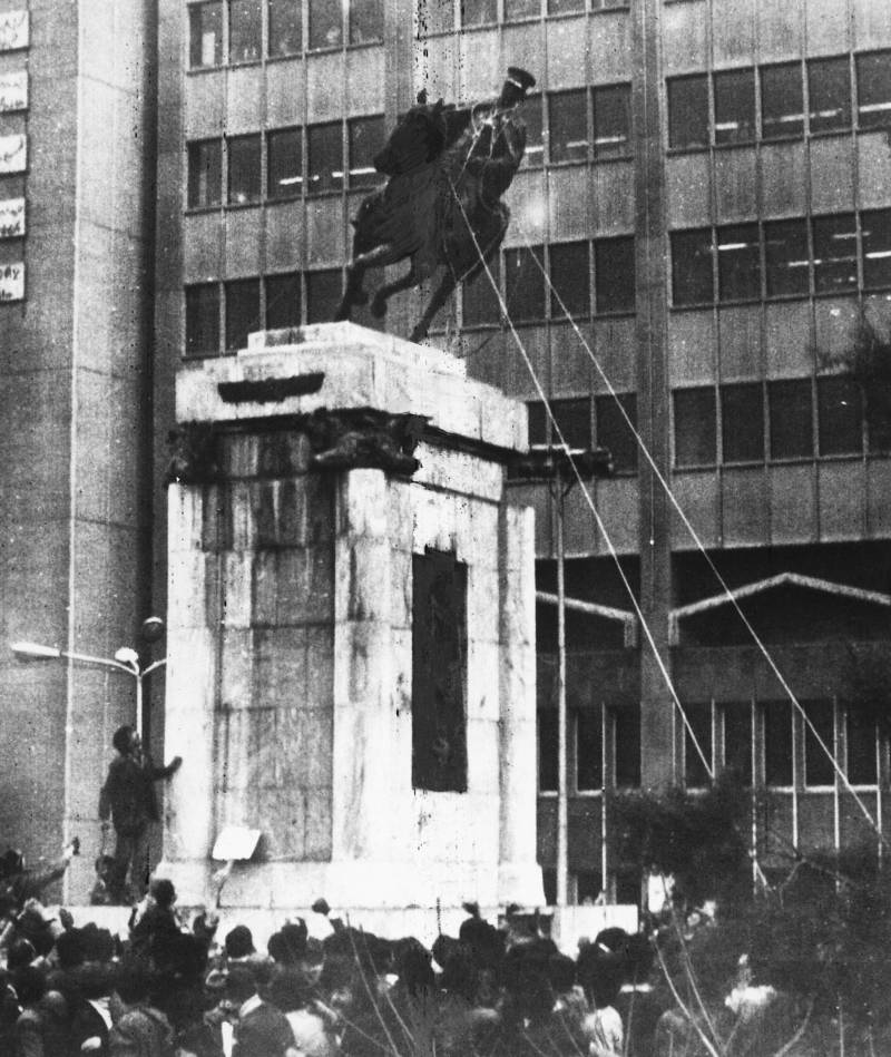 Iranian Revolution: 25 Intense Images Of Protest And Bloodshed