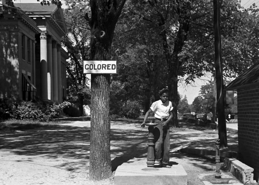 Segregation In America: 33 Powerful Historical Photos