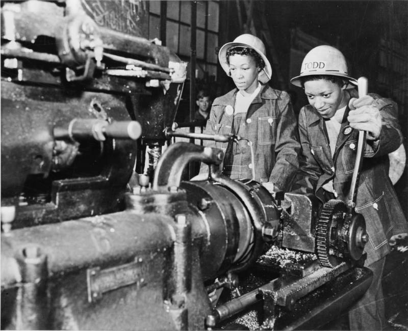 38 Photos Of The American Workers That Helped The Allies Win WWII