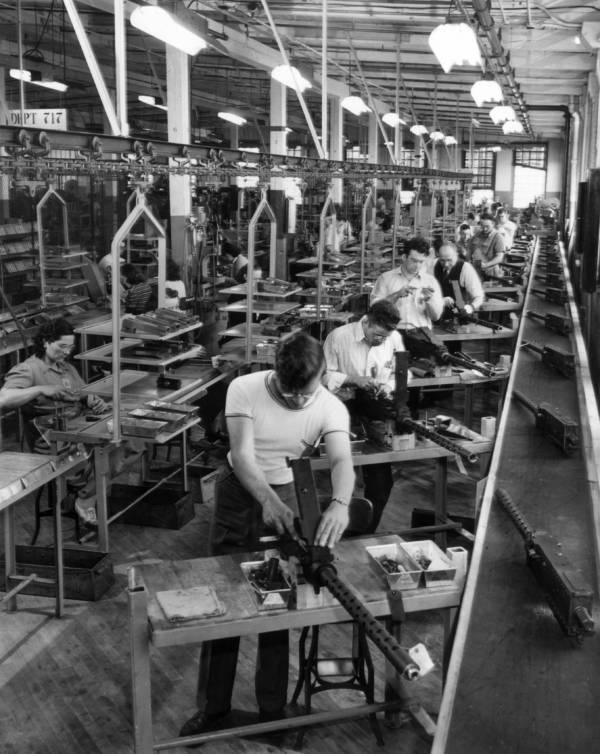 38 Photos Of The American Workers That Helped The Allies Win WWII