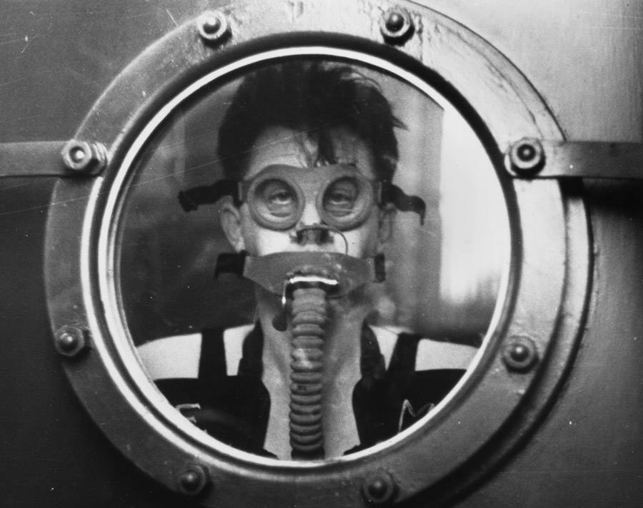 Into The Abyss: 20 Fascinating Vintage Deep Sea Diving Photos