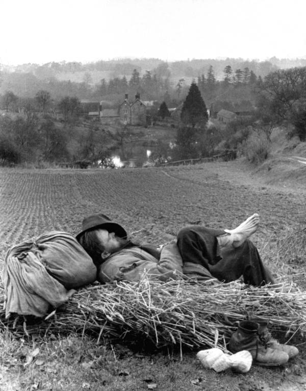On The Road: 24 Vintage Photos Of Hobo Life In America
