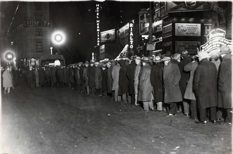 30 Vintage Photos Of Times Square Before It Fell Into Disrepair