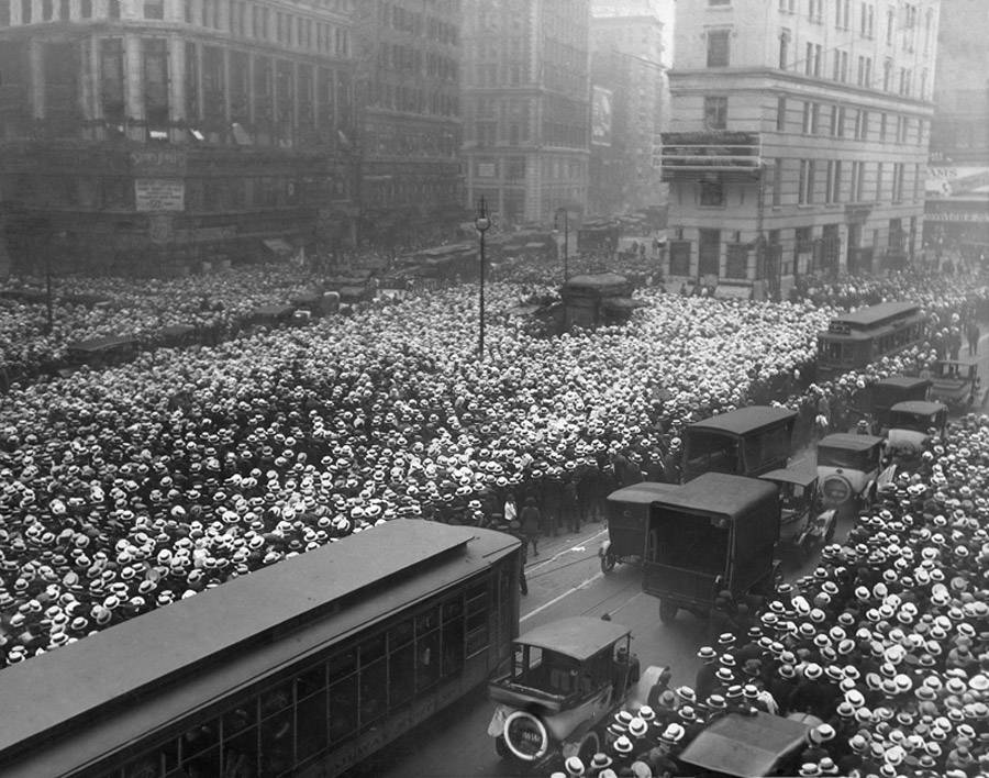 30 Vintage Photos Of Times Square Before It Fell Into Disrepair