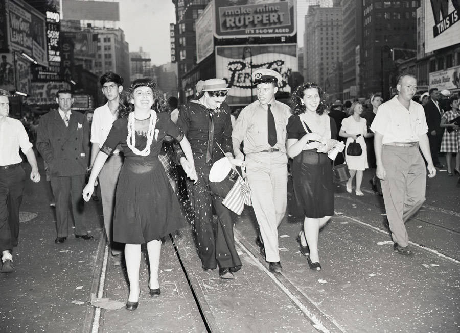 30 Vintage Photos Of Times Square Before It Fell Into Disrepair