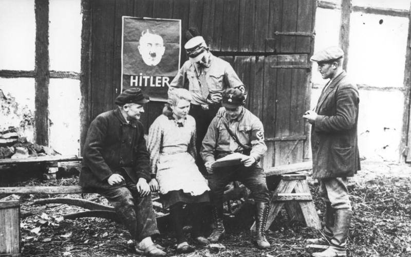 36 Chilling Photos That Explain The Nazis' Rise To Power