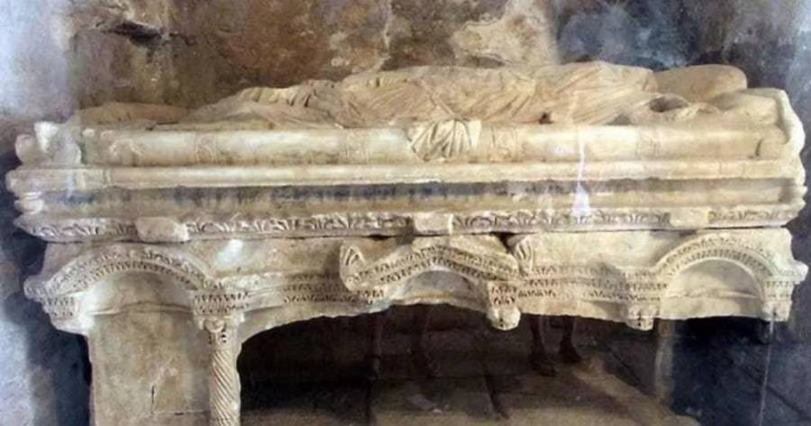 Archaeologists Believe They've Discovered The Tomb Of Santa Claus