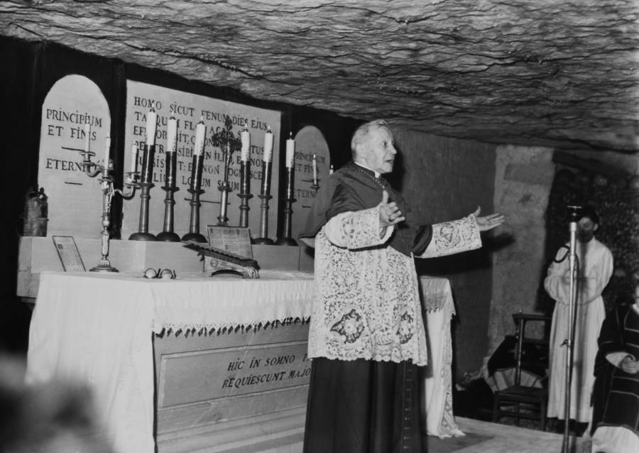 The Paris Catacombs: 33 Photos Inside The World's Spookiest Crypt