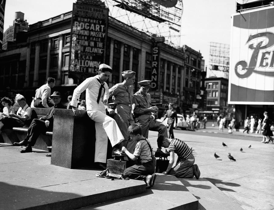 30 Vintage Photos Of Times Square Before It Fell Into Disrepair
