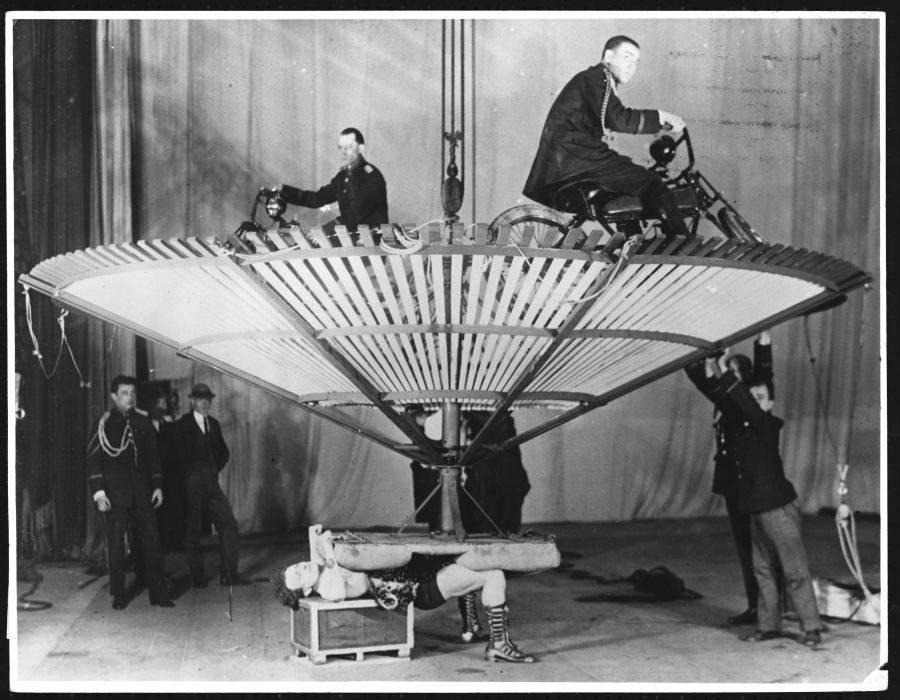 "Just to Show That He Could": Vintage Strongmen in Action