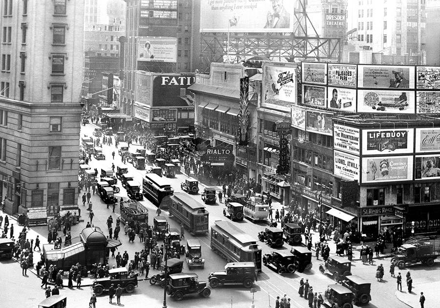 30 Vintage Photos Of Times Square Before It Fell Into Disrepair