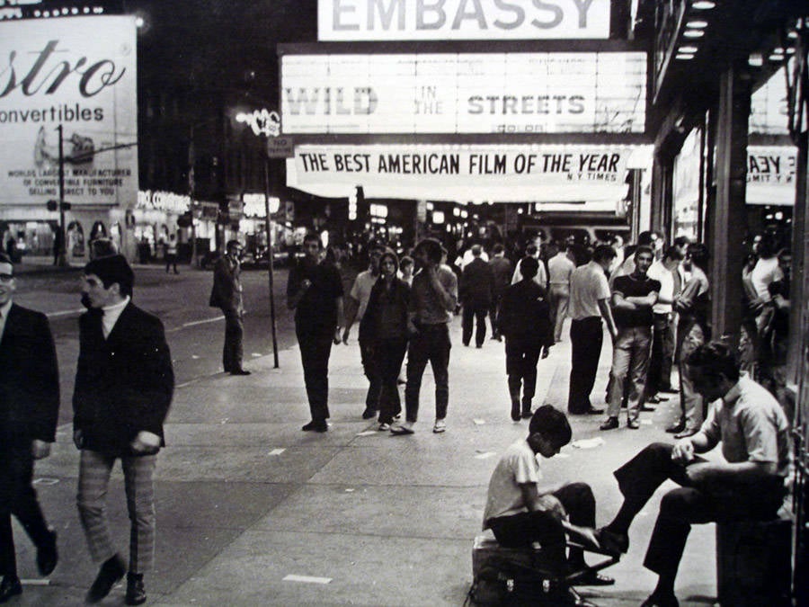 30 Vintage Photos Of Times Square Before It Fell Into Disrepair