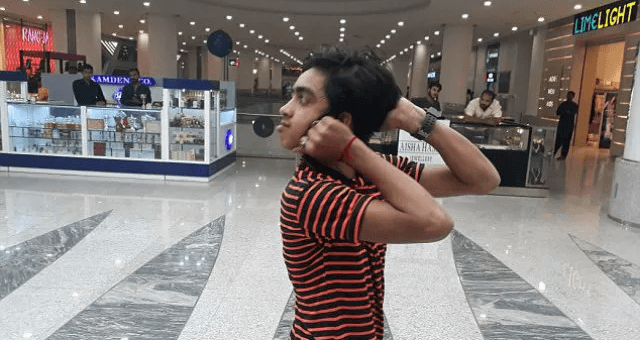 14-Year-Old "Human Owl" Can Turn His Head 180 Degrees [VIDEO]